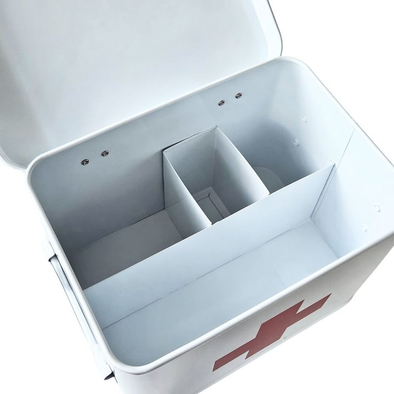 RED CROSS FIRST AID ENAMEL BOX