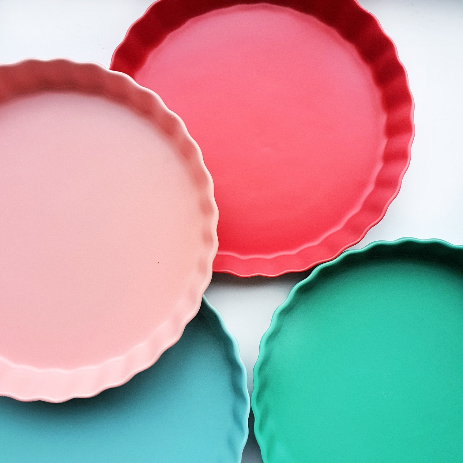 ASSORTED SCALLOP EDGE BAKING DISH